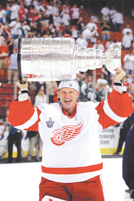 Ex-Detroit Red Wing and Stanley Cup winning goalie Dominik Hasek ...